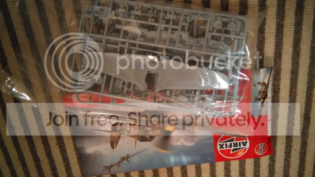 Annual Battle of Britain build 2016 - Dickie Cork's Hurricane of 242 ...
