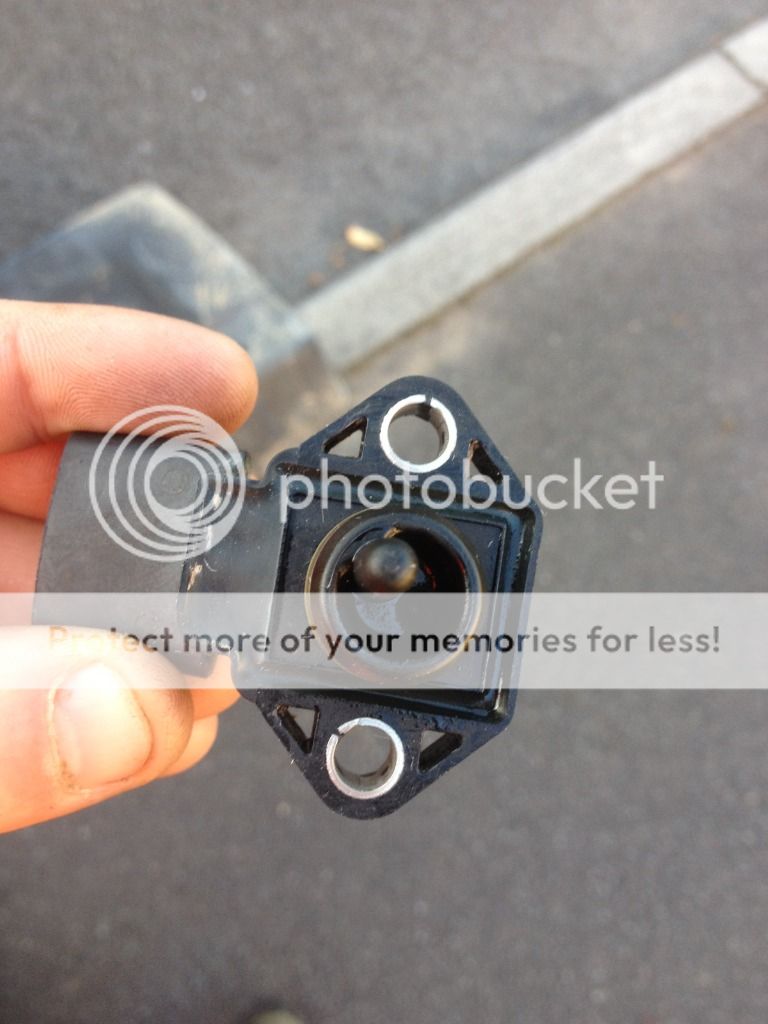 Removing and cleaning a TD5 MAP sensor | LandyZone - Land Rover Forum